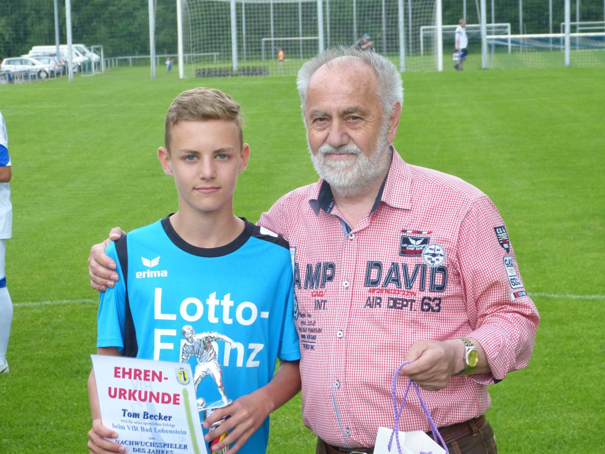 TOM BECKER BESTER NACHWUCHSFUSSBALLER 2016